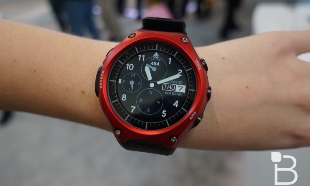Casio’s Android Wear watch looks hilarious on tiny wrists - TechKee