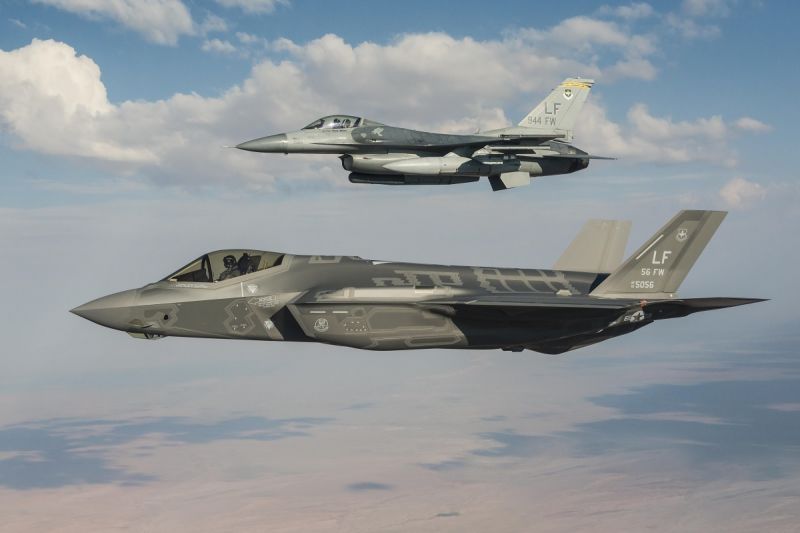 F-35s At Luke Air Force Base Grounded Indefinitely - TechKee